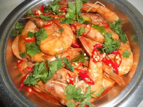 Sri Lankan deviled prawns recipe - Nomadic Boys